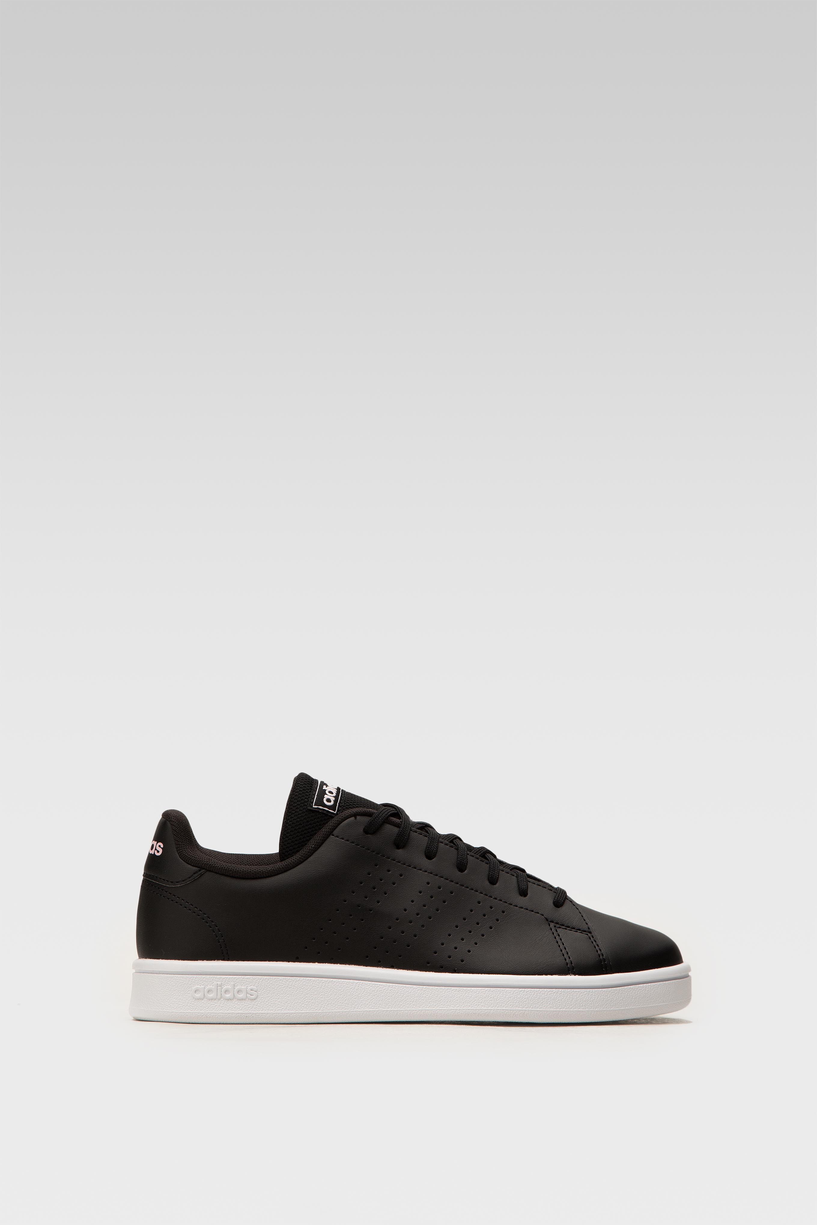 Спортни обувки adidas ADVANTAGE BASE EE7511 ЧЕРЕН - ccc.eu/bg