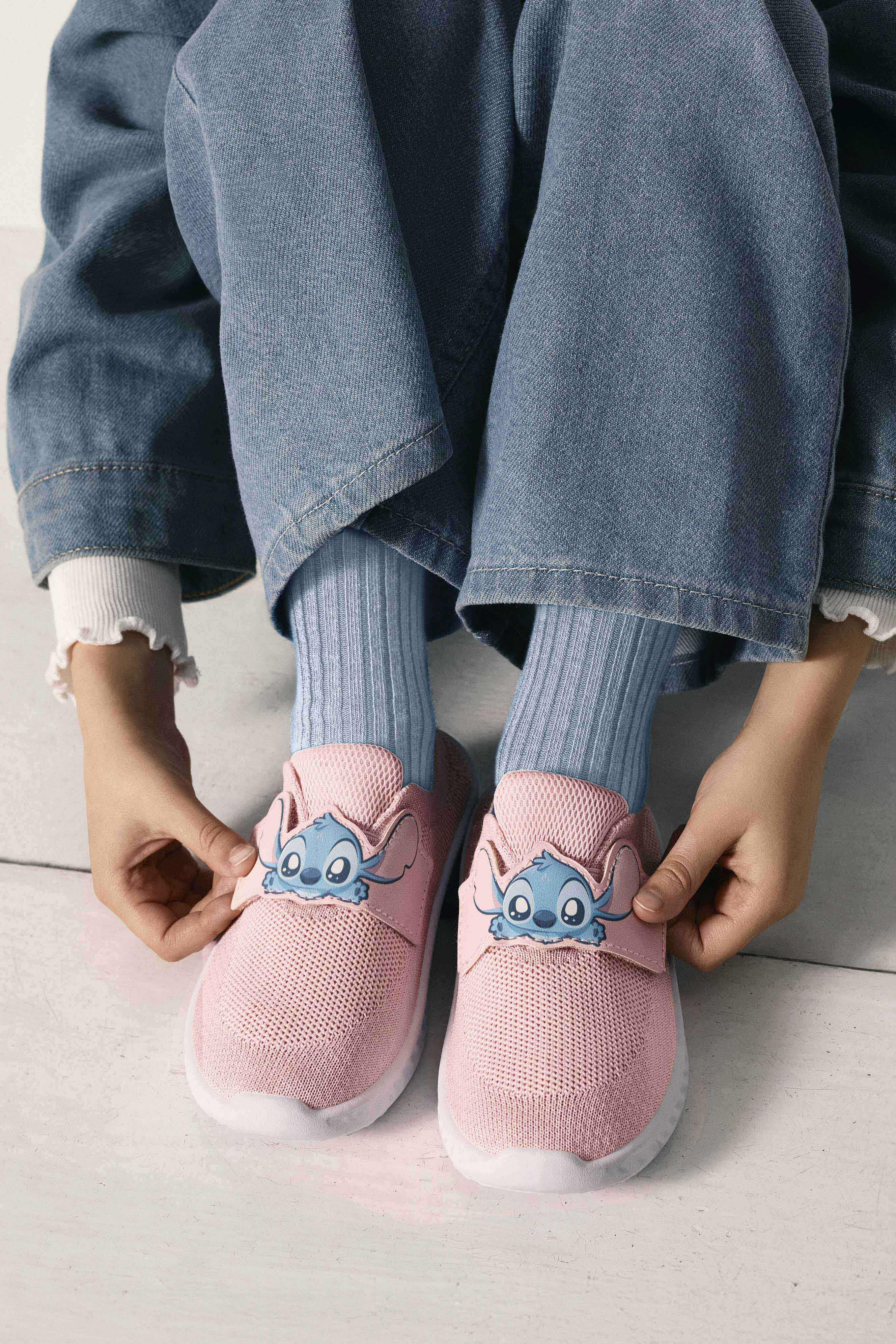 Кецове Disney Classics CP91-SS25-116DCLS СВЕТЛОРОЗОВ - ccc.eu/bg