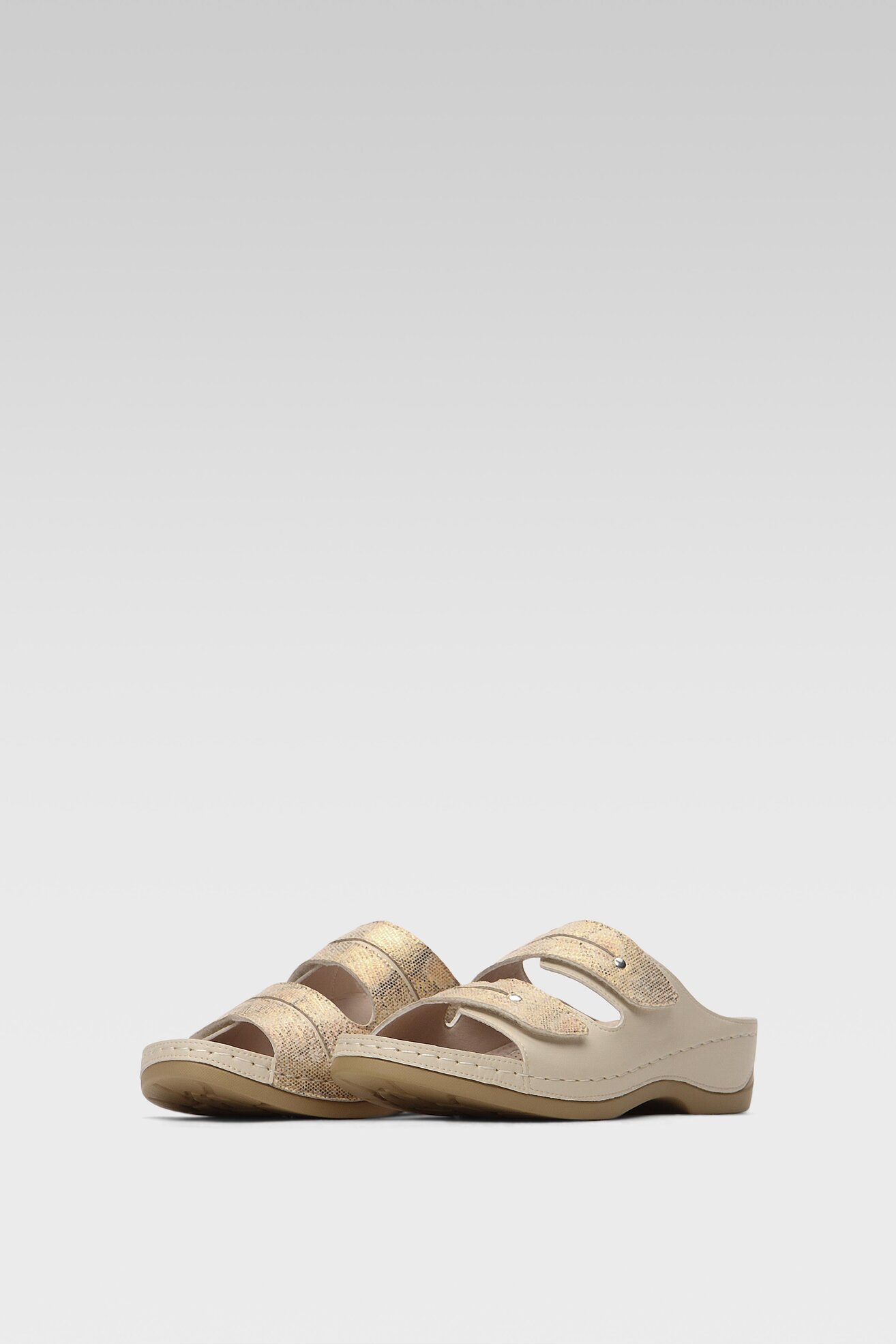 Klapki Go Soft WS127-01 Beżowy - CCC.eu