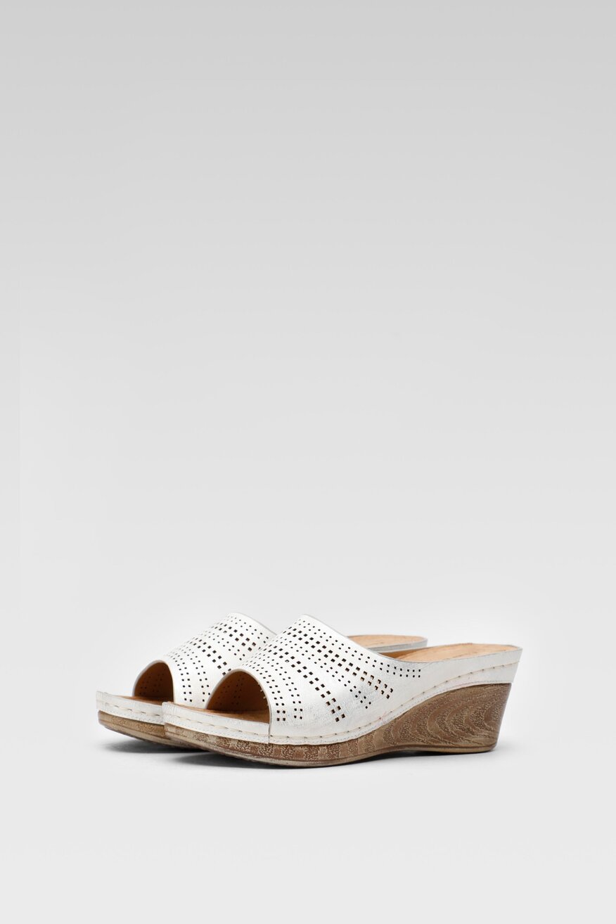 Klapki Clara Barson IDA WSS20874-01 Biały - CCC.eu