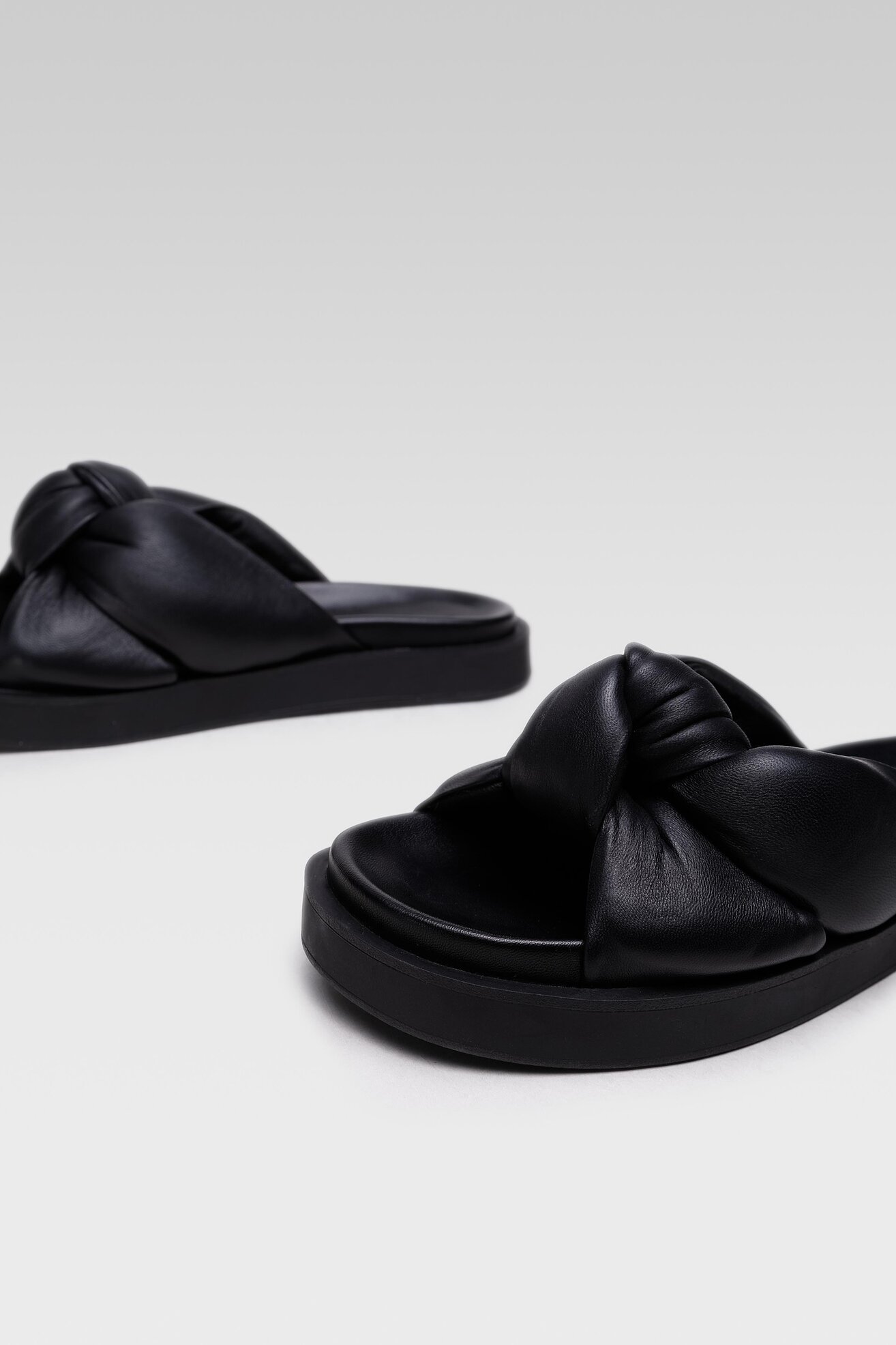 Klapki Badura VI-005-23 Czarny - CCC.eu