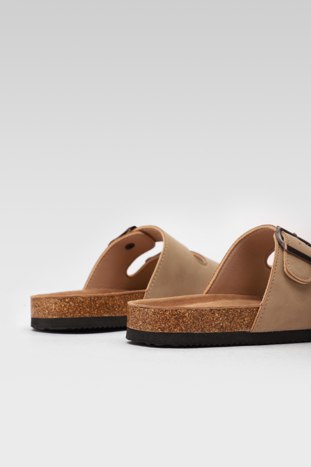 Klapki Go Soft AGK20707 Brązowy - CCC.eu