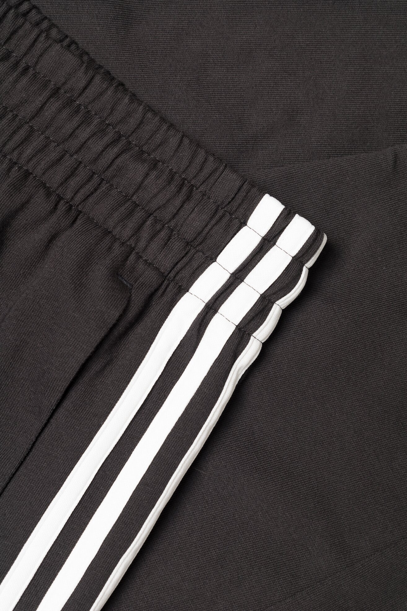 Панталони adidas IC0044 ЧЕРЕН - ccc.eu/bg