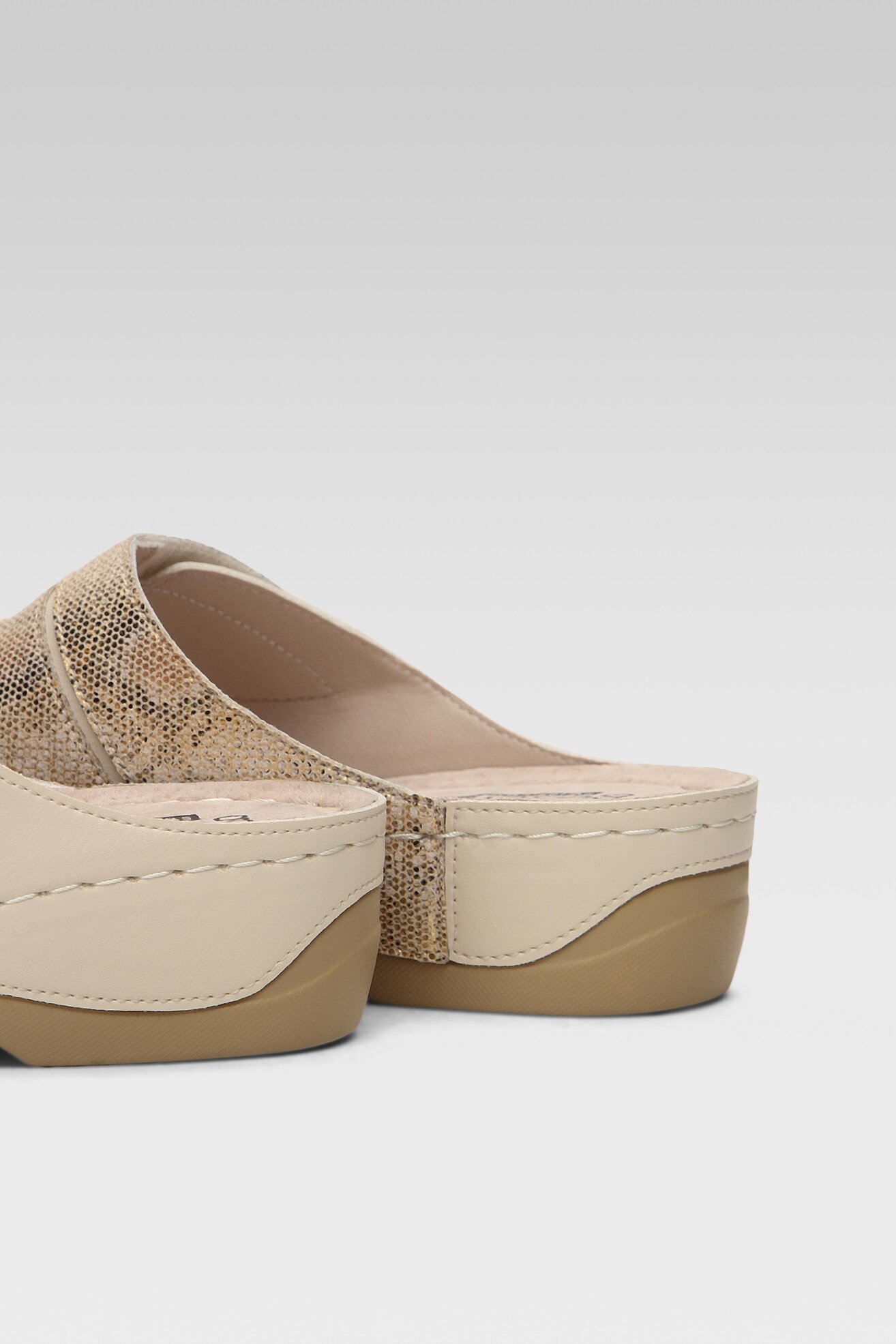 Klapki Go Soft WS127-01 Beżowy - CCC.eu