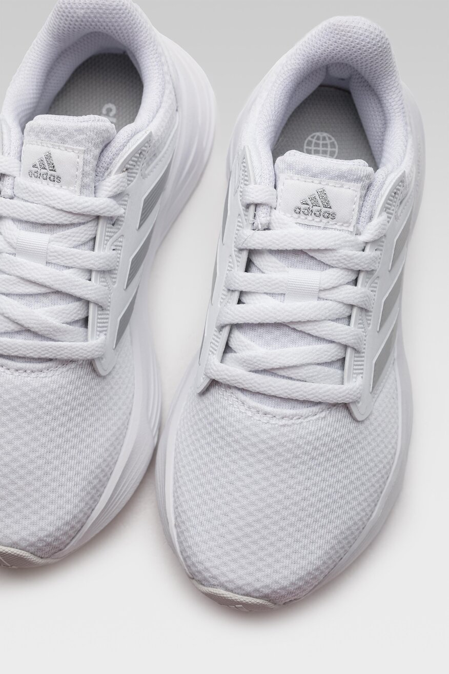 Obuwie sportowe adidas GALAXY 6 GW4130 Biały - CCC.eu