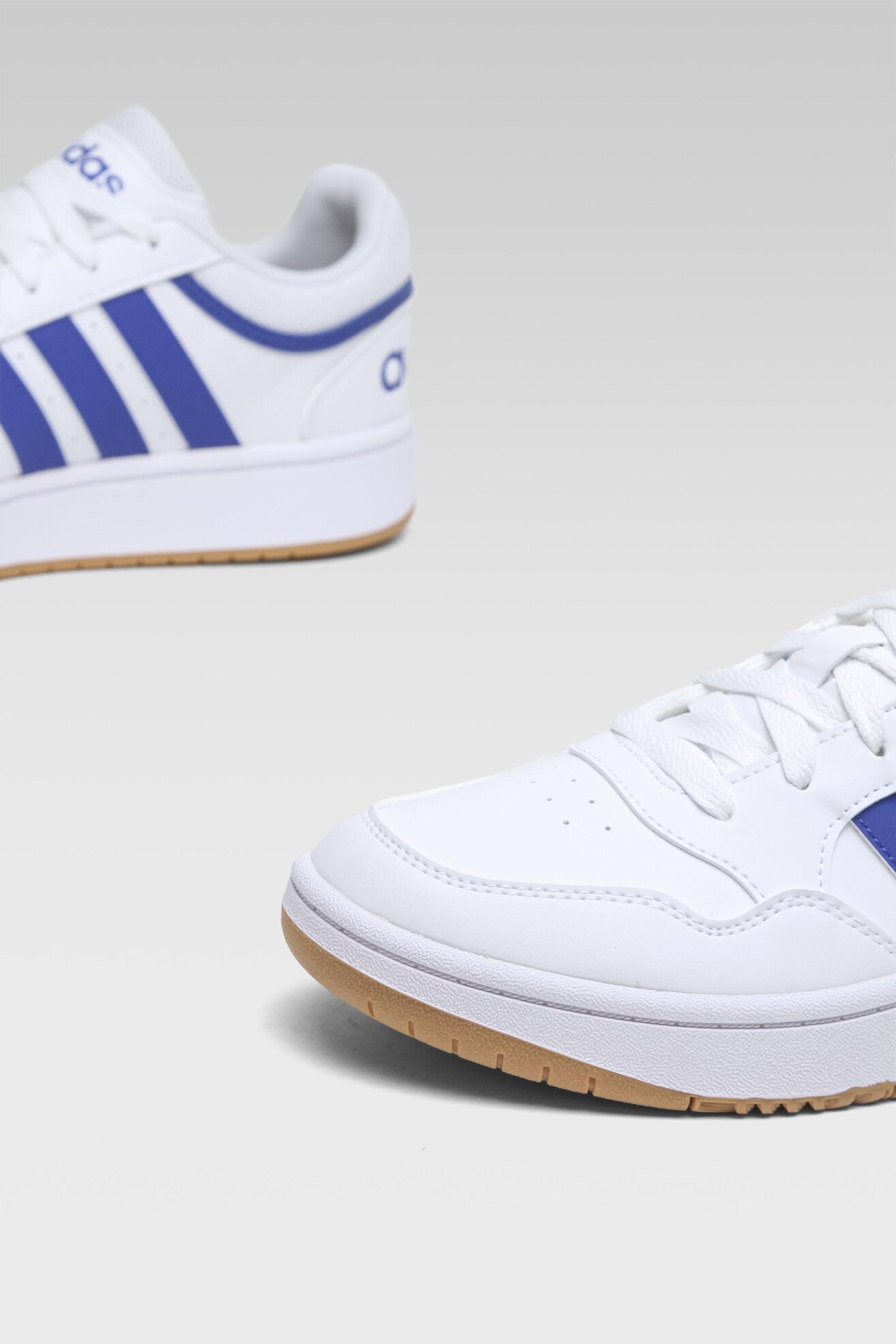 Спортни обувки adidas HOOPS 3.0 GY5435 БЯЛ - ccc.eu/bg