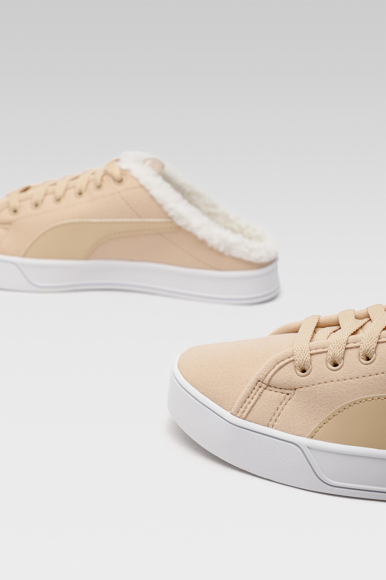 Obuwie sportowe Puma BARI MULE SHERPA 37595304 Beżowy - CCC.eu