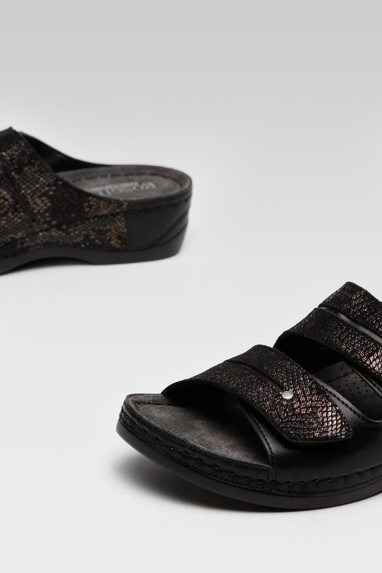 Klapki Go Soft WS127-01 Czarny - CCC.eu