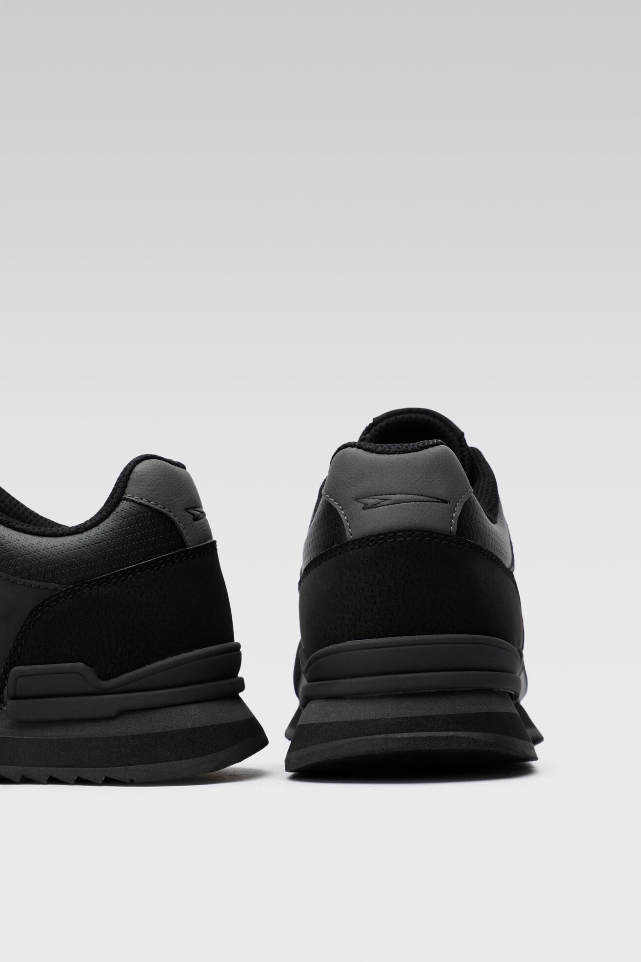 Спортни обувки Sprandi WP07-01499-06 ЧЕРЕН - ccc.eu/bg