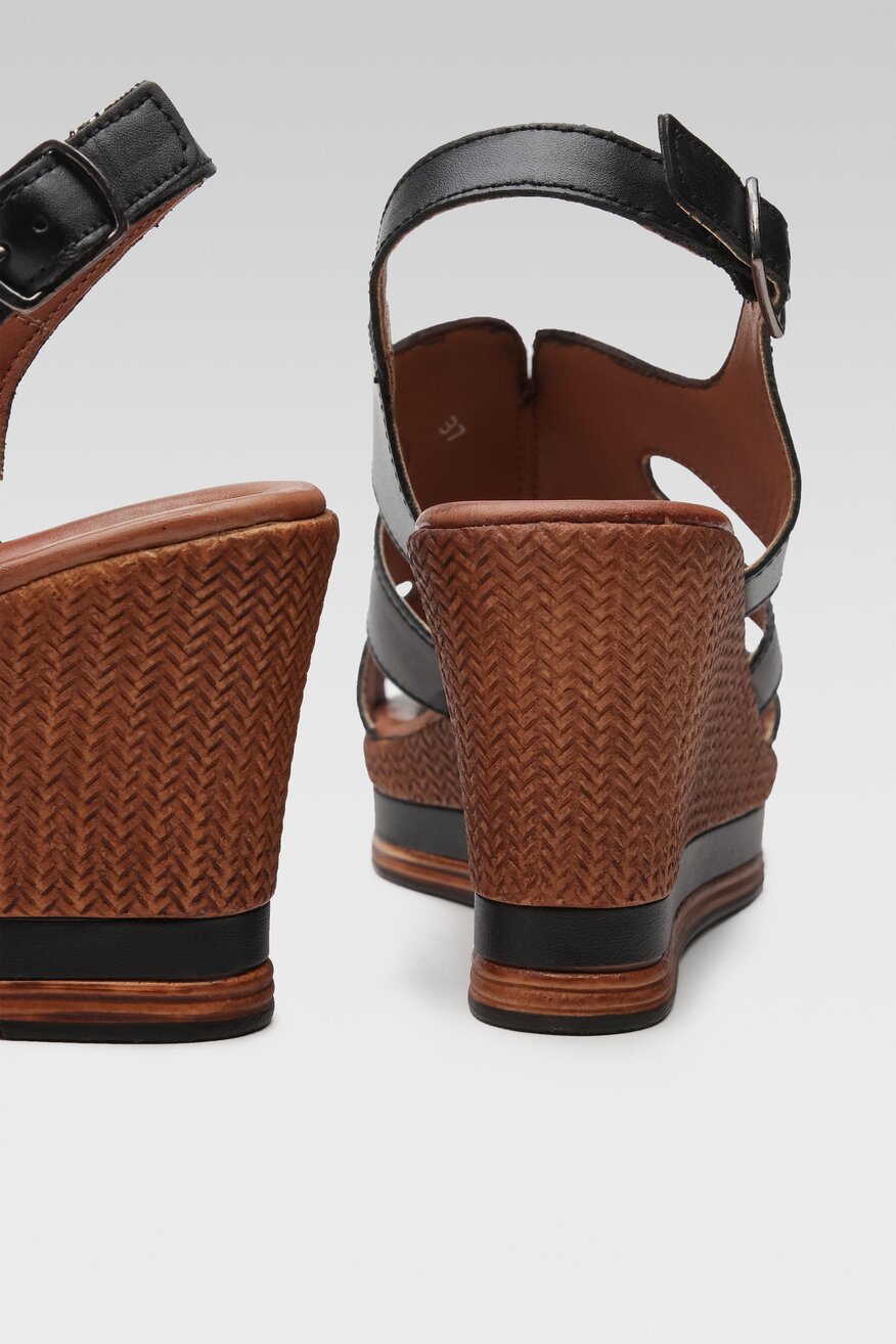 Сандали Lasocki CORTE WI23-CORTE-07 ЧЕРЕН - ccc.eu/bg