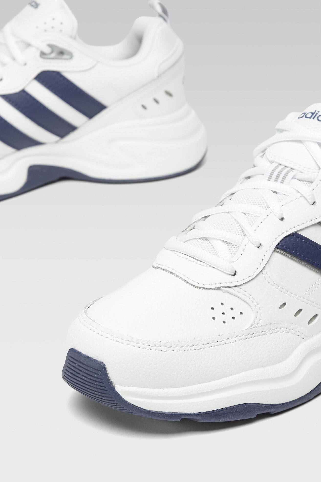 Obuwie sportowe adidas STRUTTER EG2654 Biały - CCC.eu