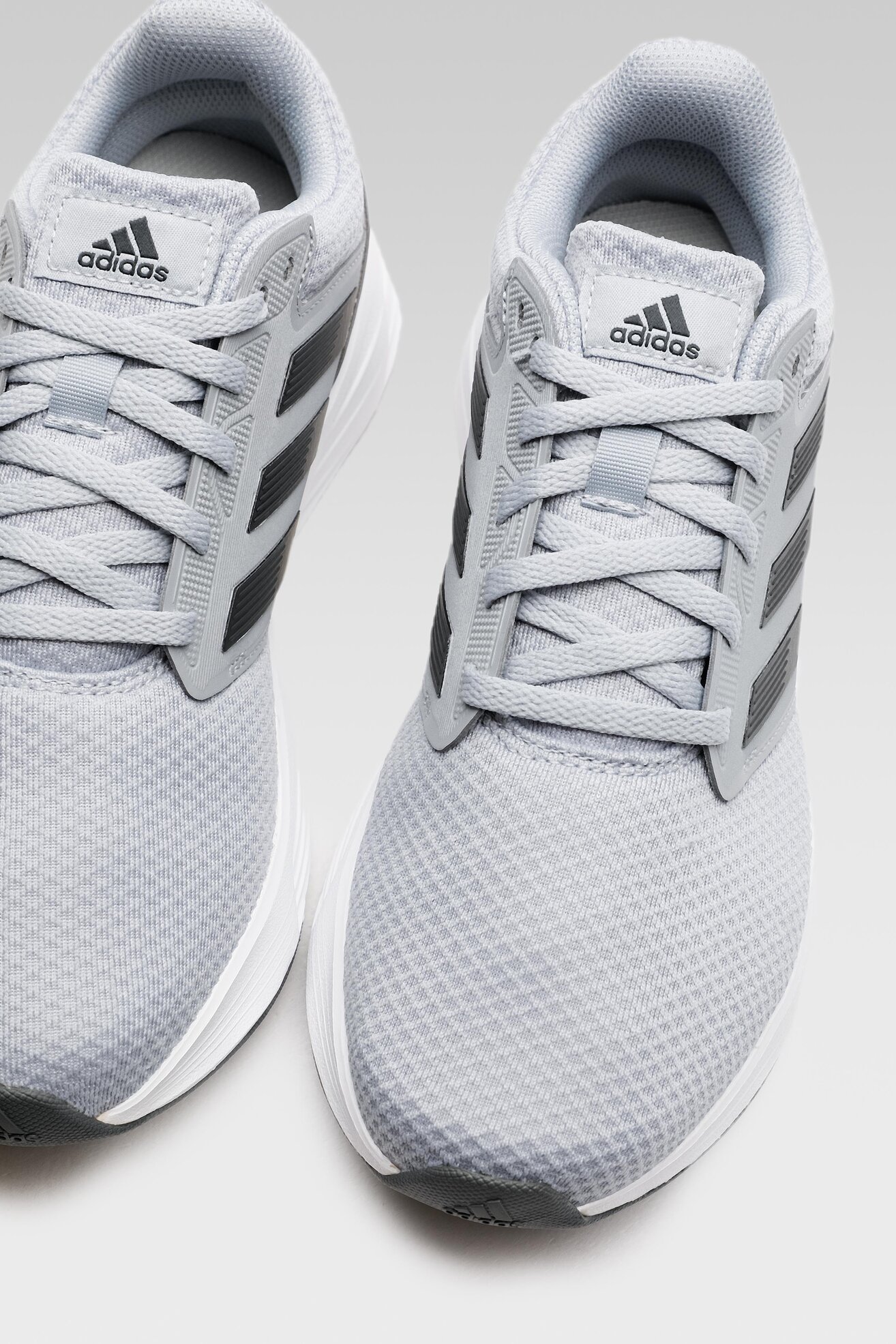 Obuwie sportowe adidas GALAXY 6 GW4140 Srebrny - CCC.eu