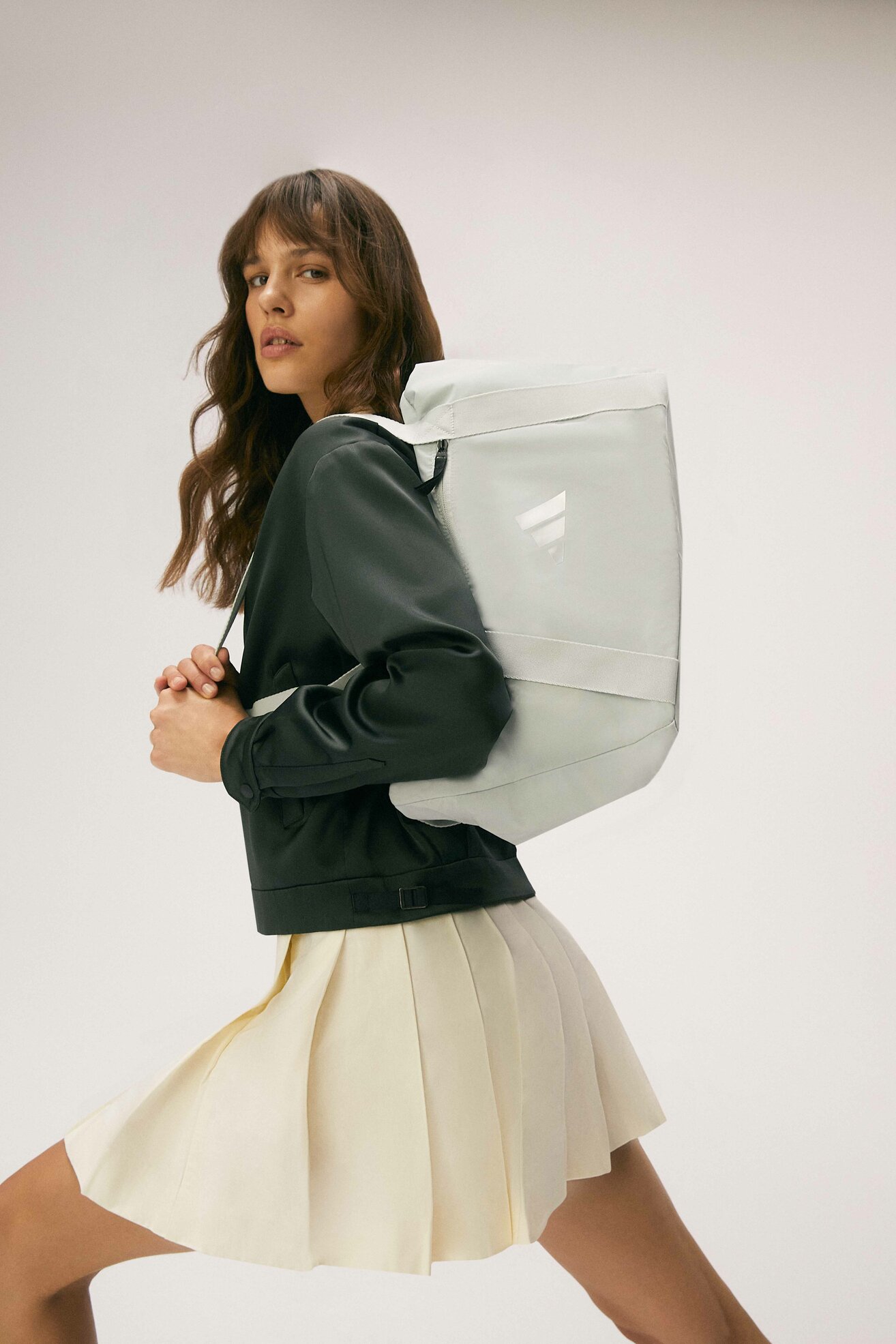 Cestovní taška adidas SP BAG IJ8378 STŘÍBRNÁ - ccc.eu/cz