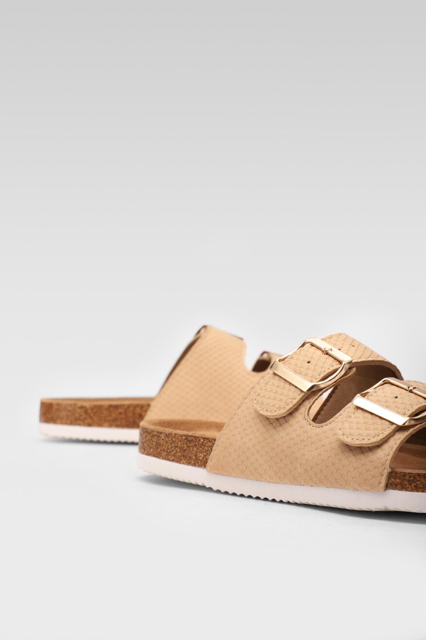 Klapki Go Soft AGK20707 Beżowy - CCC.eu