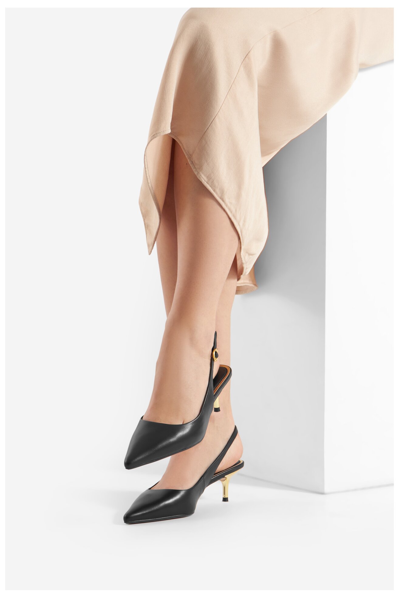 Czółenka Gino Rossi LILIANE-526-2 Czarny - CCC.eu