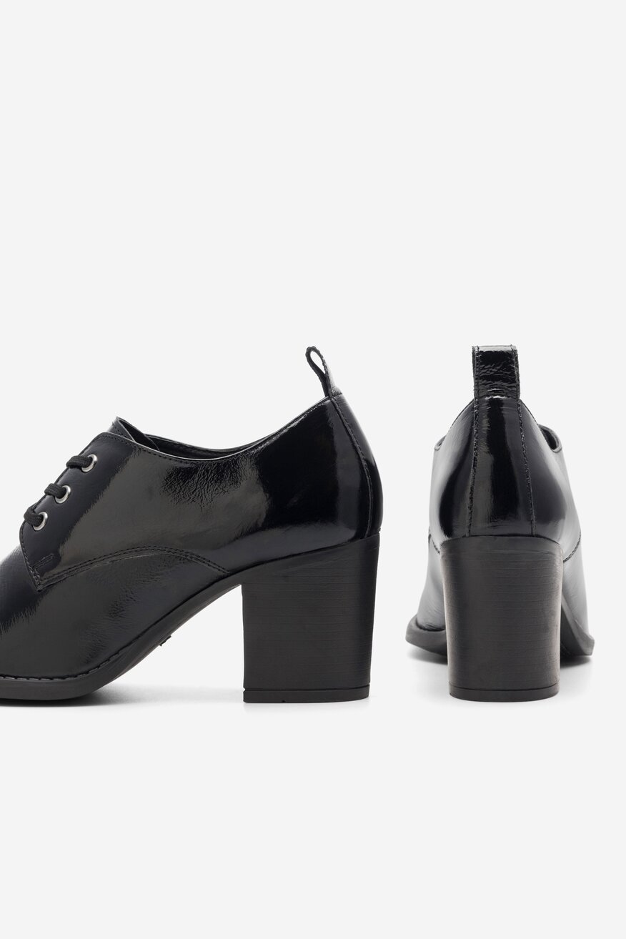 Półbuty Lasocki WI23-RUTH-06 Czarny - CCC.eu