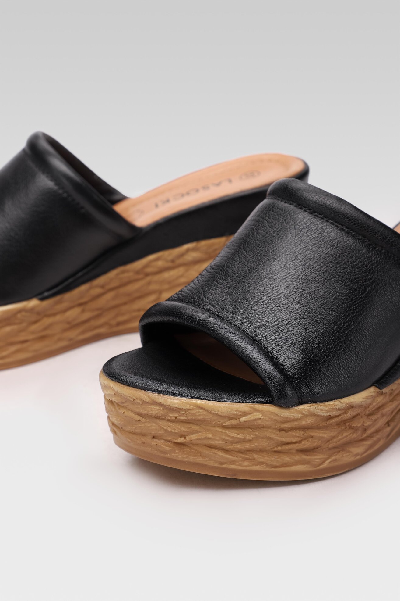 Klapki Lasocki WI16-2247-01 Czarny - CCC.eu