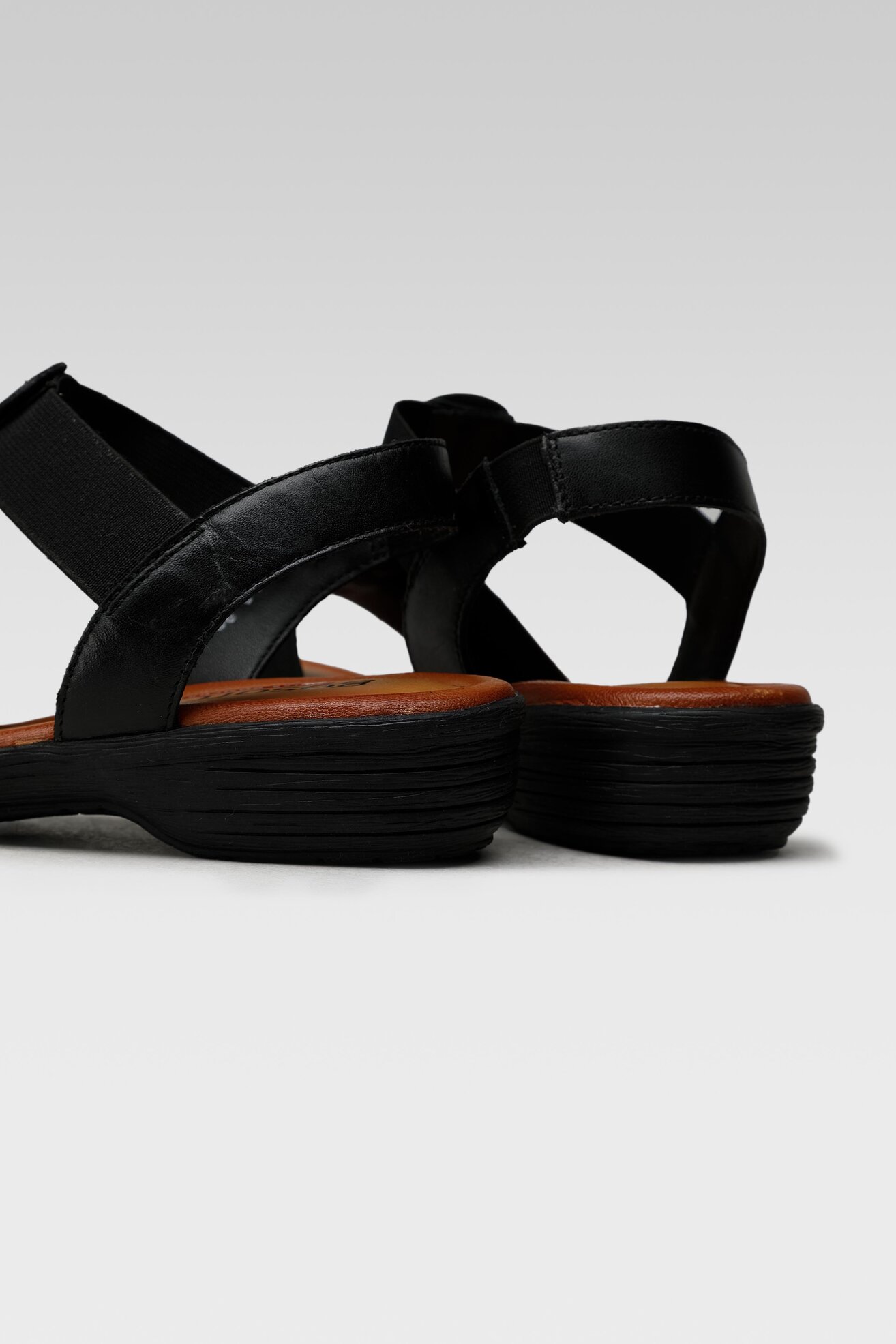 Sandały Go Soft WI16-956-02 Czarny - CCC.eu