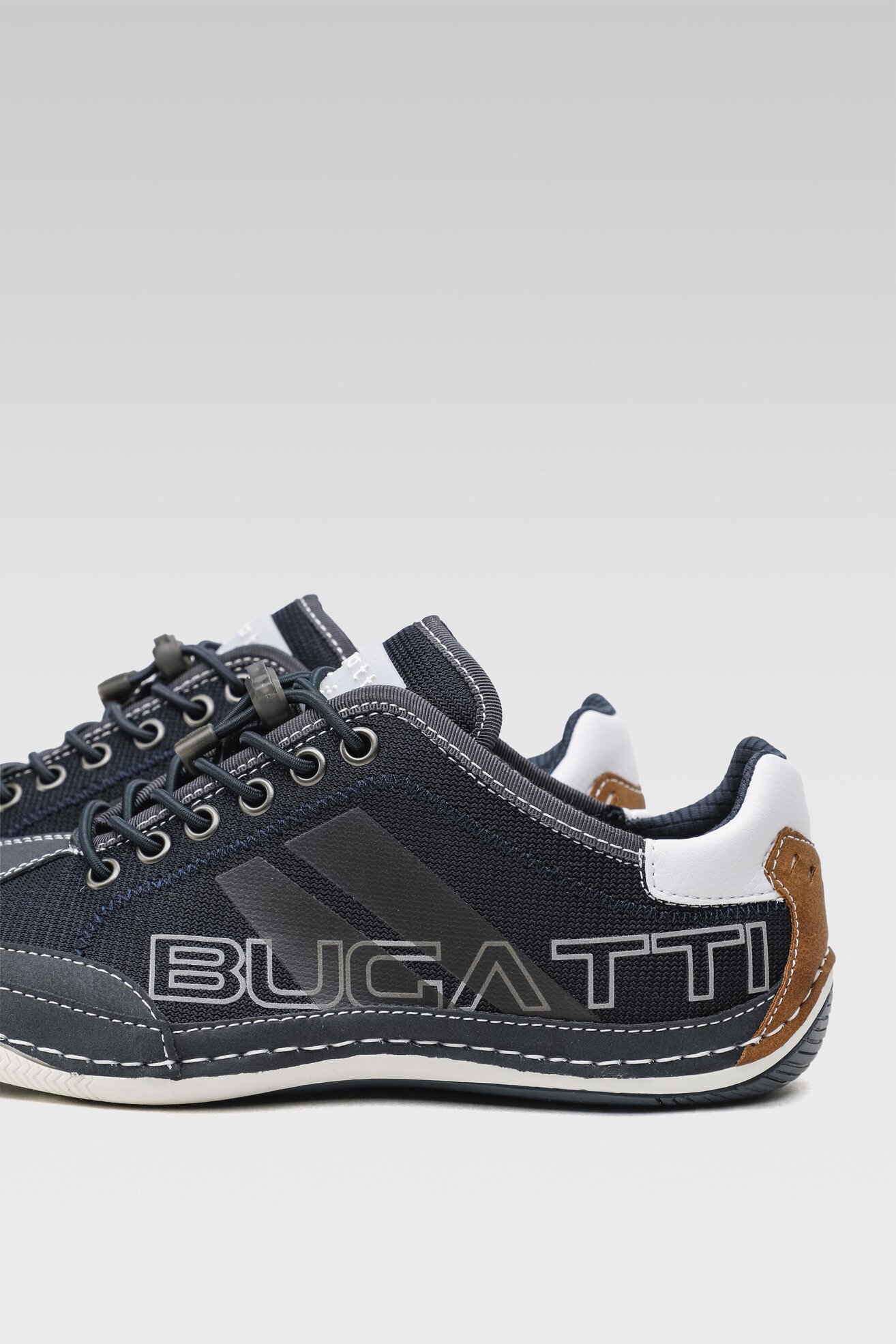 Pantofi închiși Bugatti 321-48013-6900-4100 BLEUMARIN - CCC