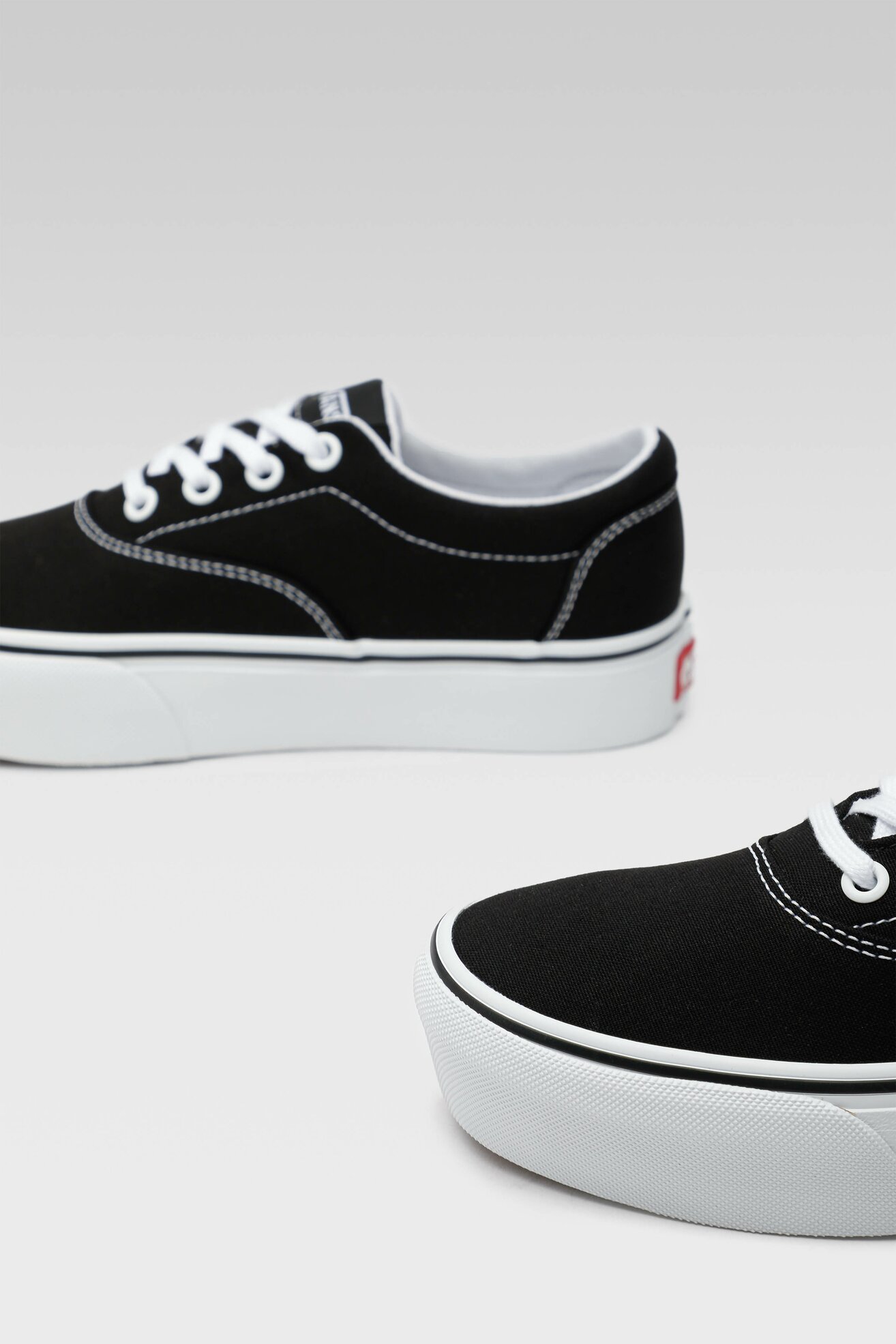 Trampki Vans DOHENY PLATFORM VN0A4U211871 Czarny - CCC.eu