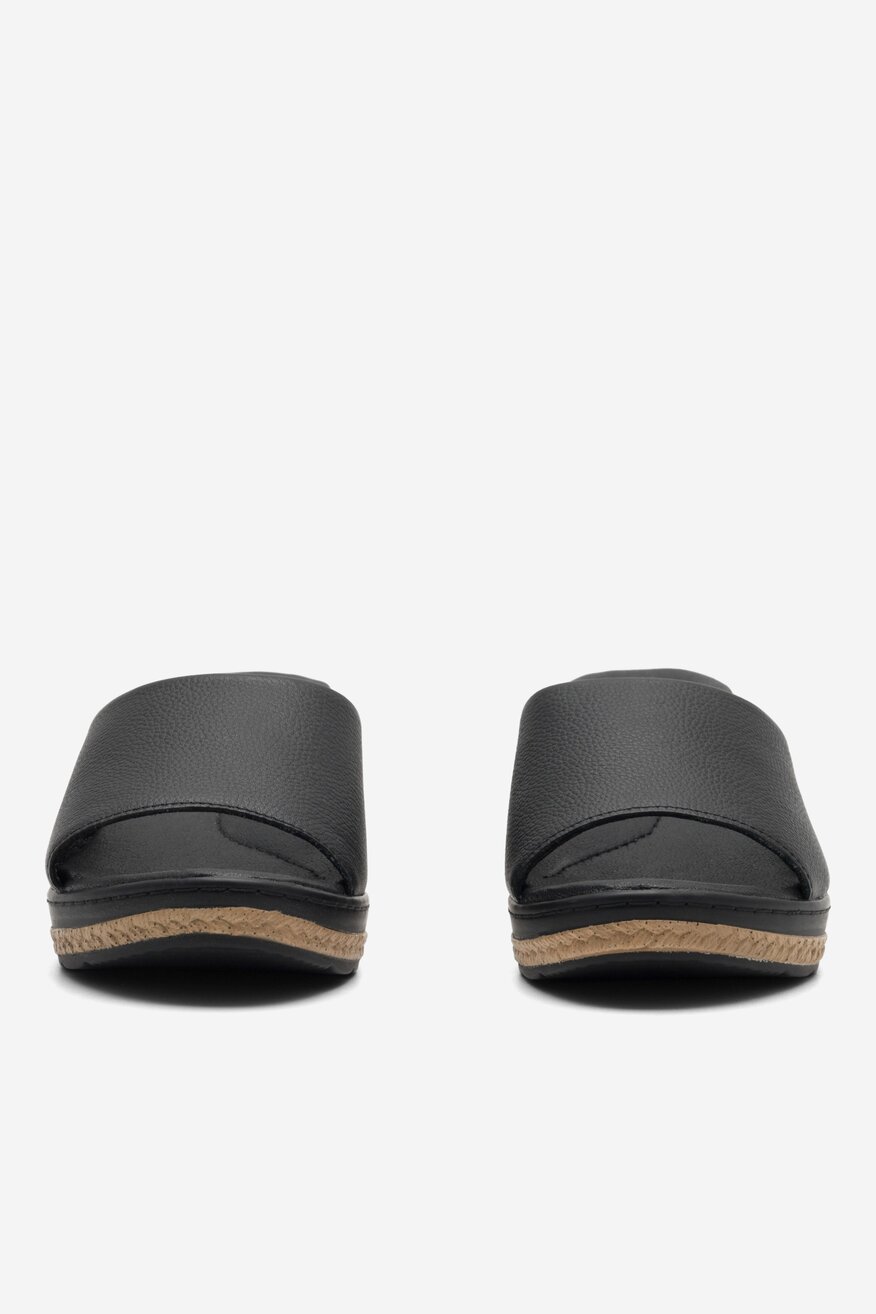 Klapki Sarah Karen EST-L86-01 Czarny - CCC.eu