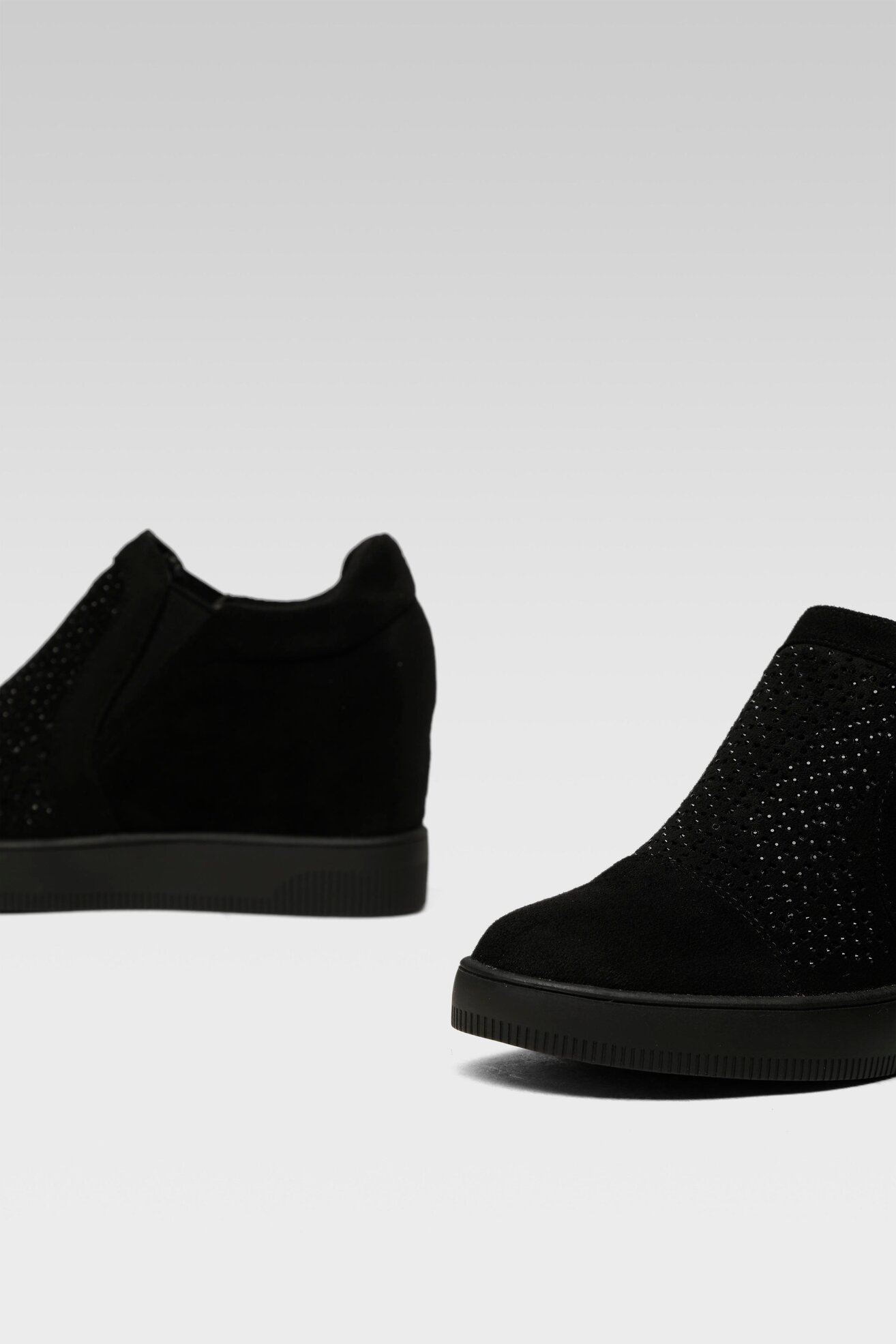 Polobotka Clara Barson WS5251-11 ČERNÁ - ccc.eu/cz