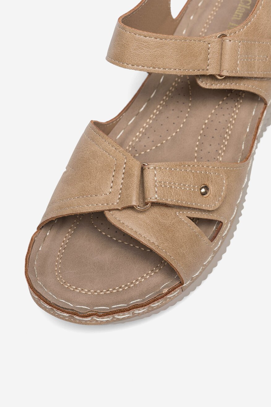Sandały Clara Barson WYL0510-21 Beżowy - CCC.eu