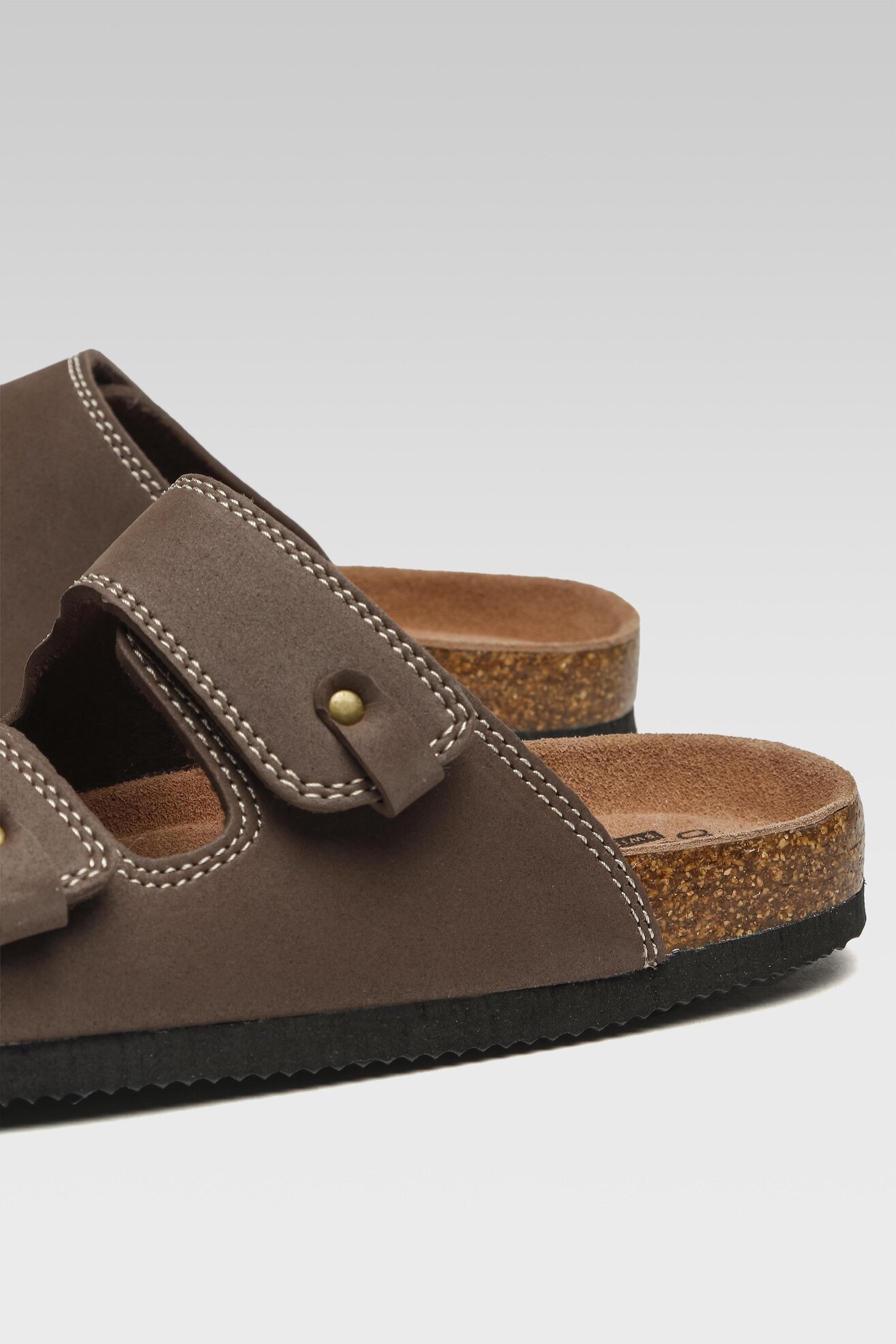 Klapki Go Soft AGK21772 Brązowy - CCC.eu