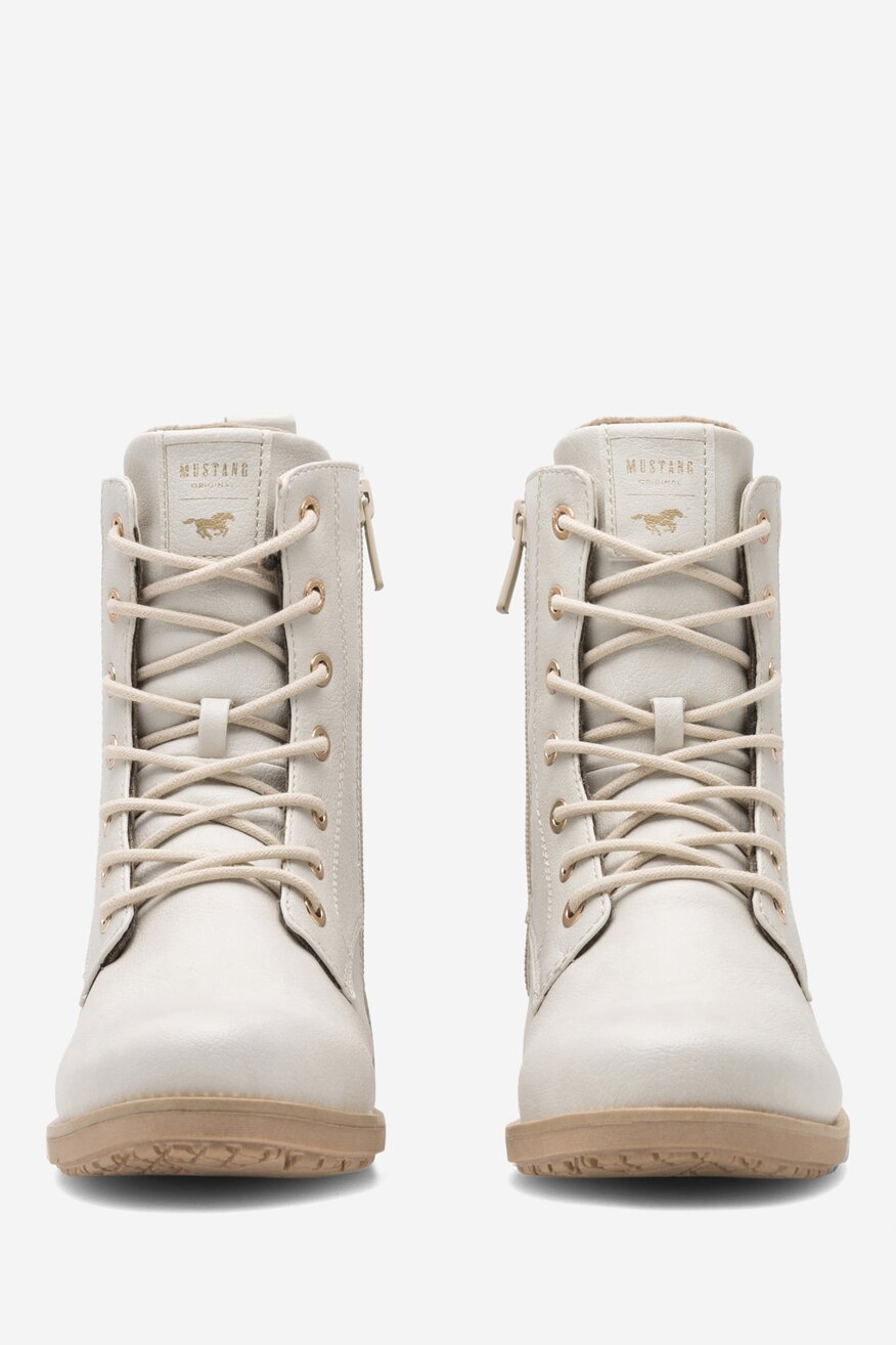 Боти Mustang 1402-502 БЯЛ - ccc.eu/bg