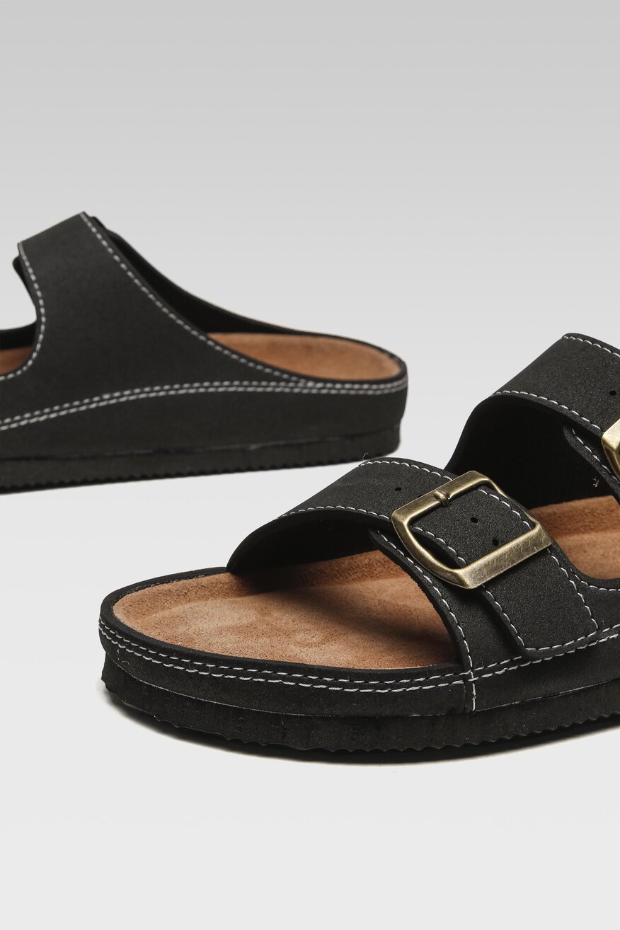 Klapki Go Soft AGK21777 Czarny - CCC.eu