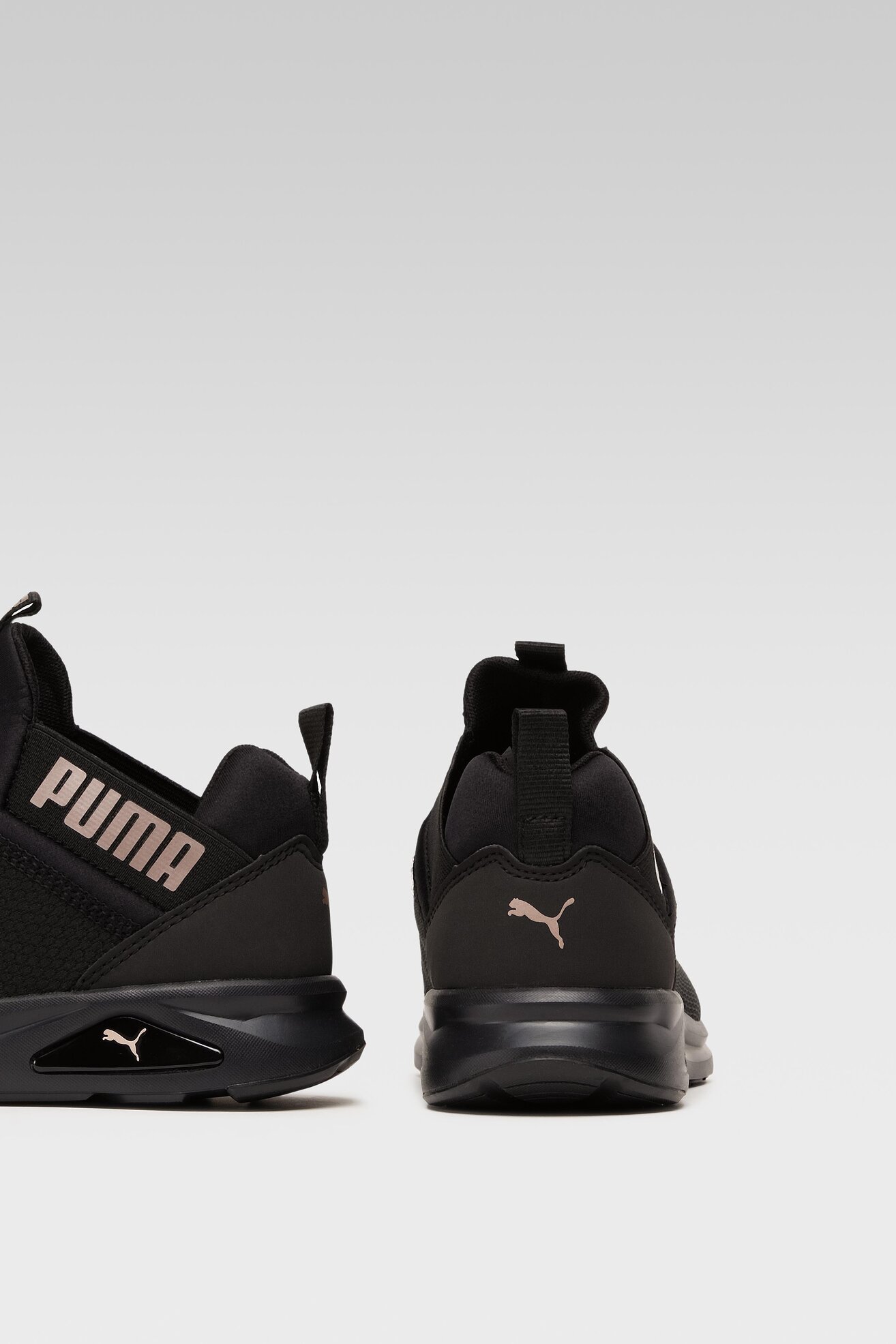 Спортни обувки Puma ENZO 2 CLEAN 37712604. ЧЕРЕН - ccc.eu/bg