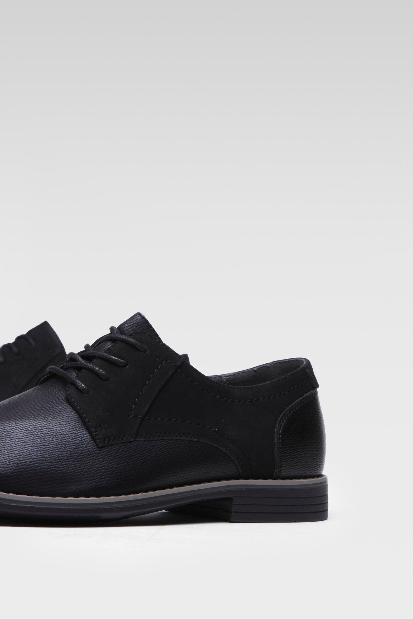 Polobotka Ottimo M16AW070-31 ČERNÁ - ccc.eu/cz