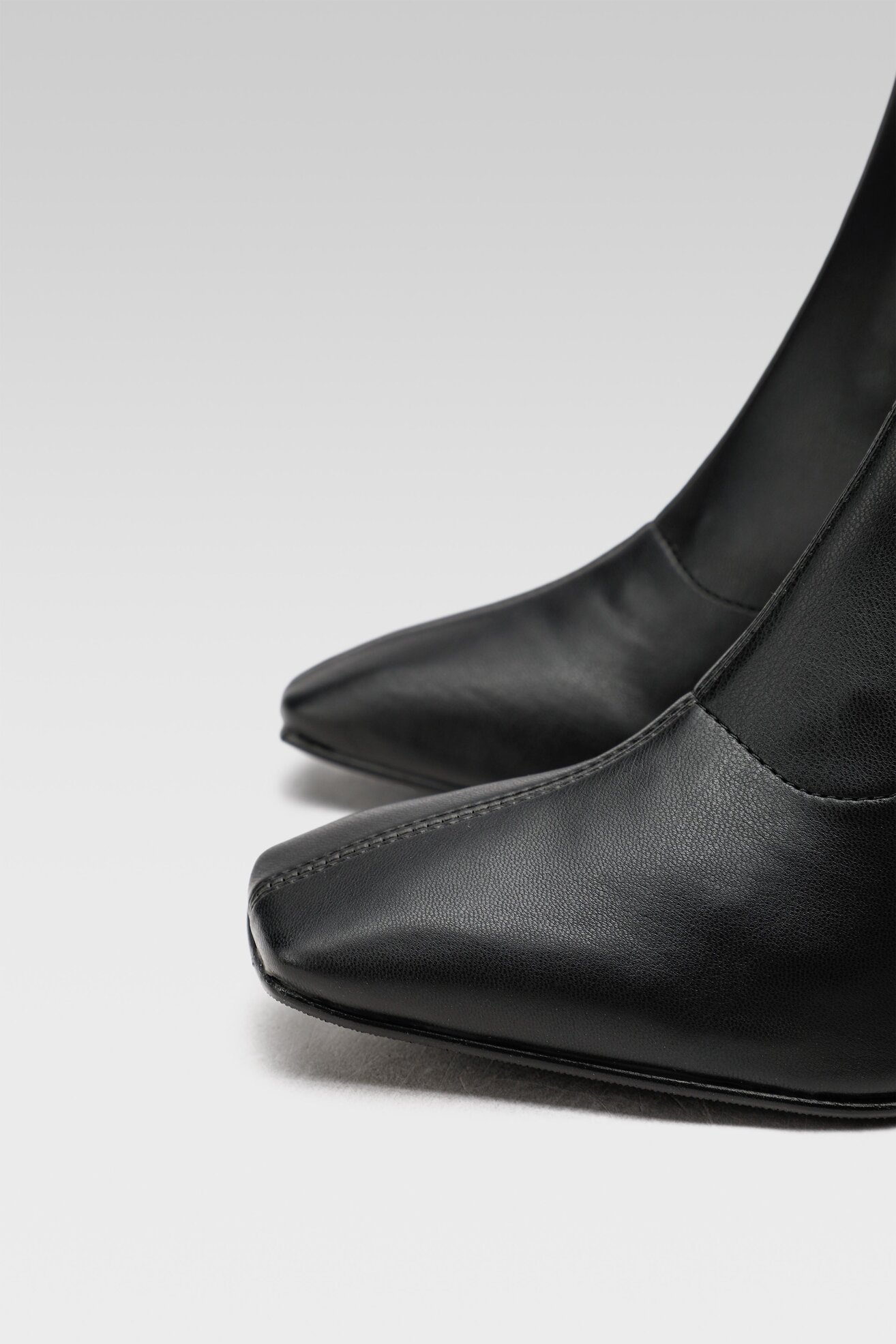 Kozaki SIMPLE SIMPLE-SL-53-02-000106 901 Czarny - CCC.eu