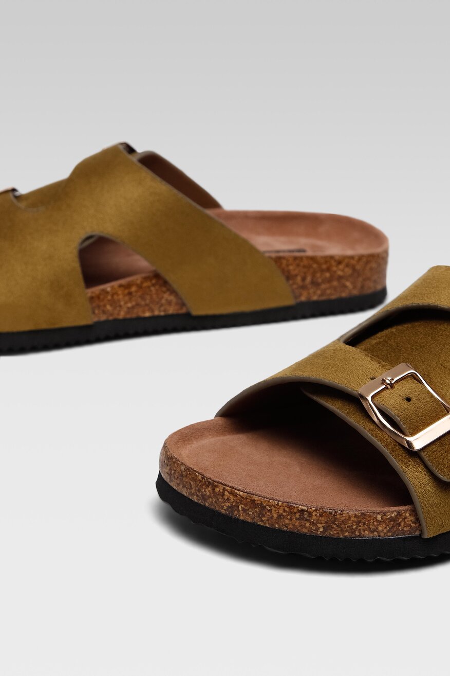 Klapki Go Soft AGK21121 Khaki - CCC.eu