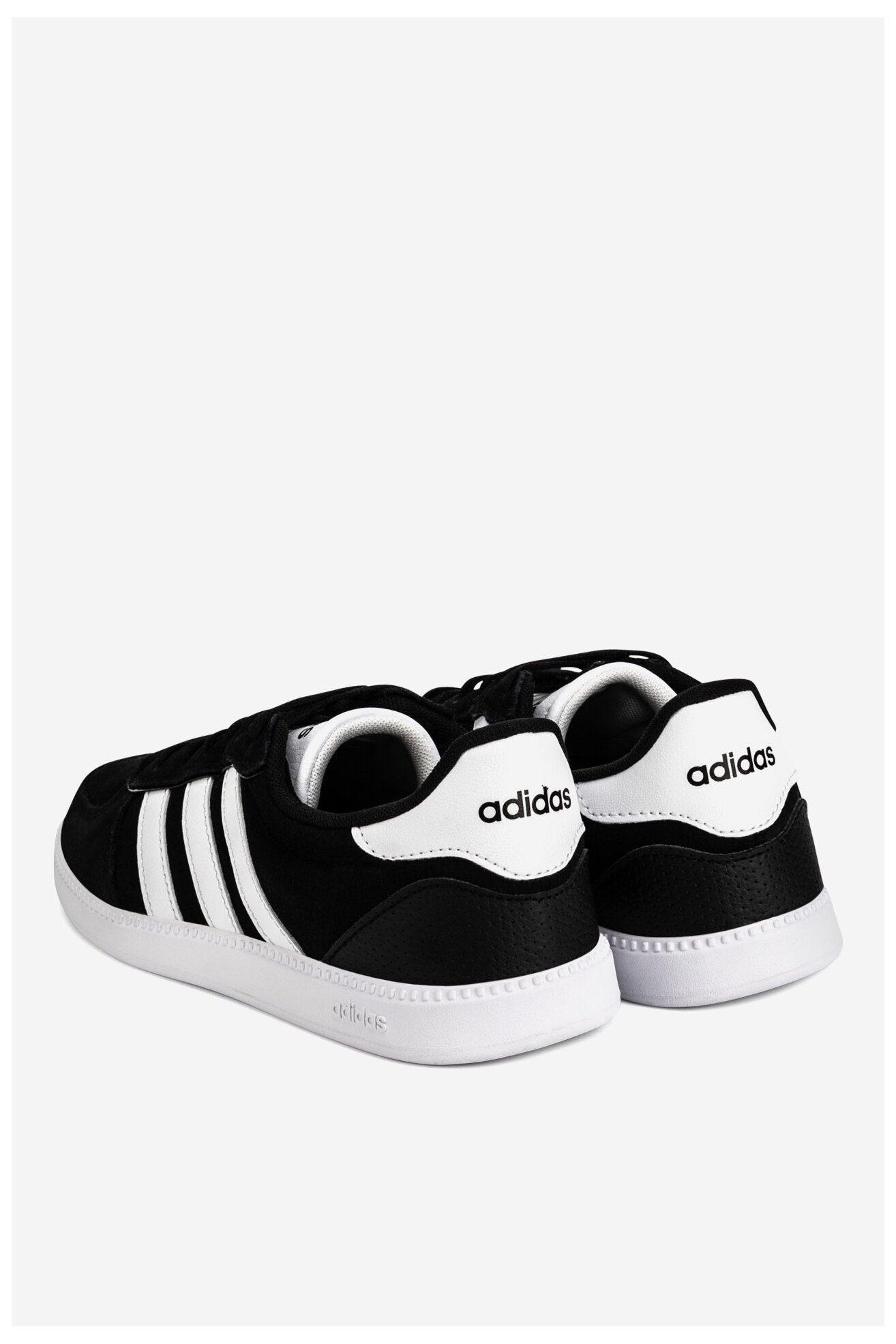 Obuwie sportowe adidas BREAKNET SLEEK SUEDE IH5466 Czarny - CCC.eu
