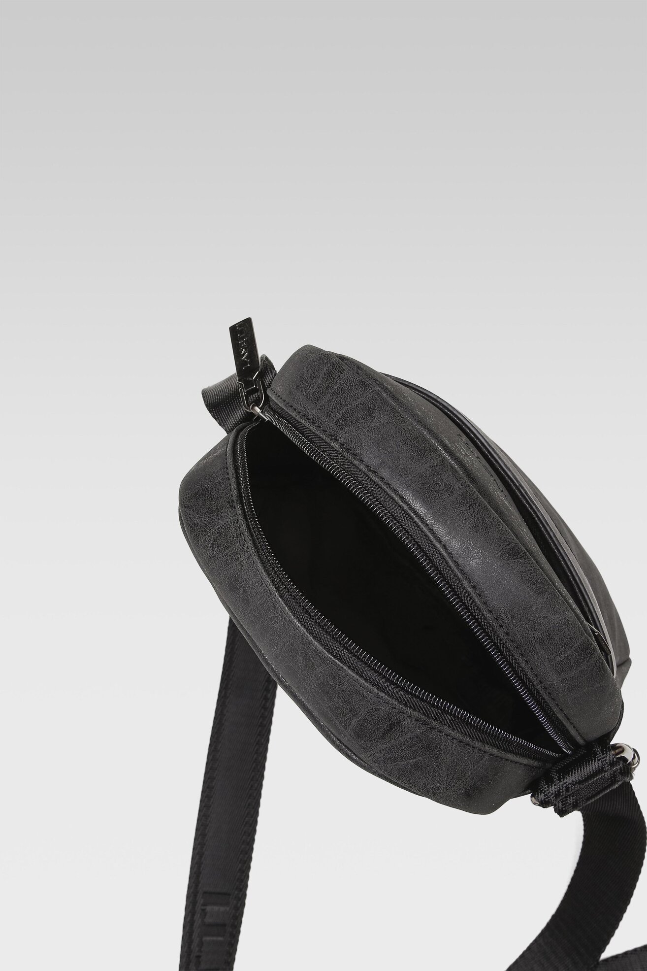 Мъжка чанта Lanetti BMR-U-050-10-08 ЧЕРЕН - ccc.eu/bg