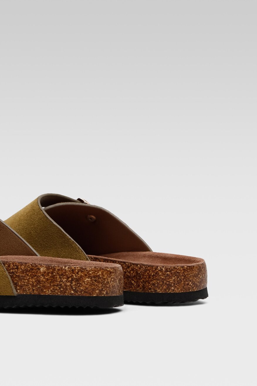 Klapki Go Soft AGK21121 Khaki - CCC.eu