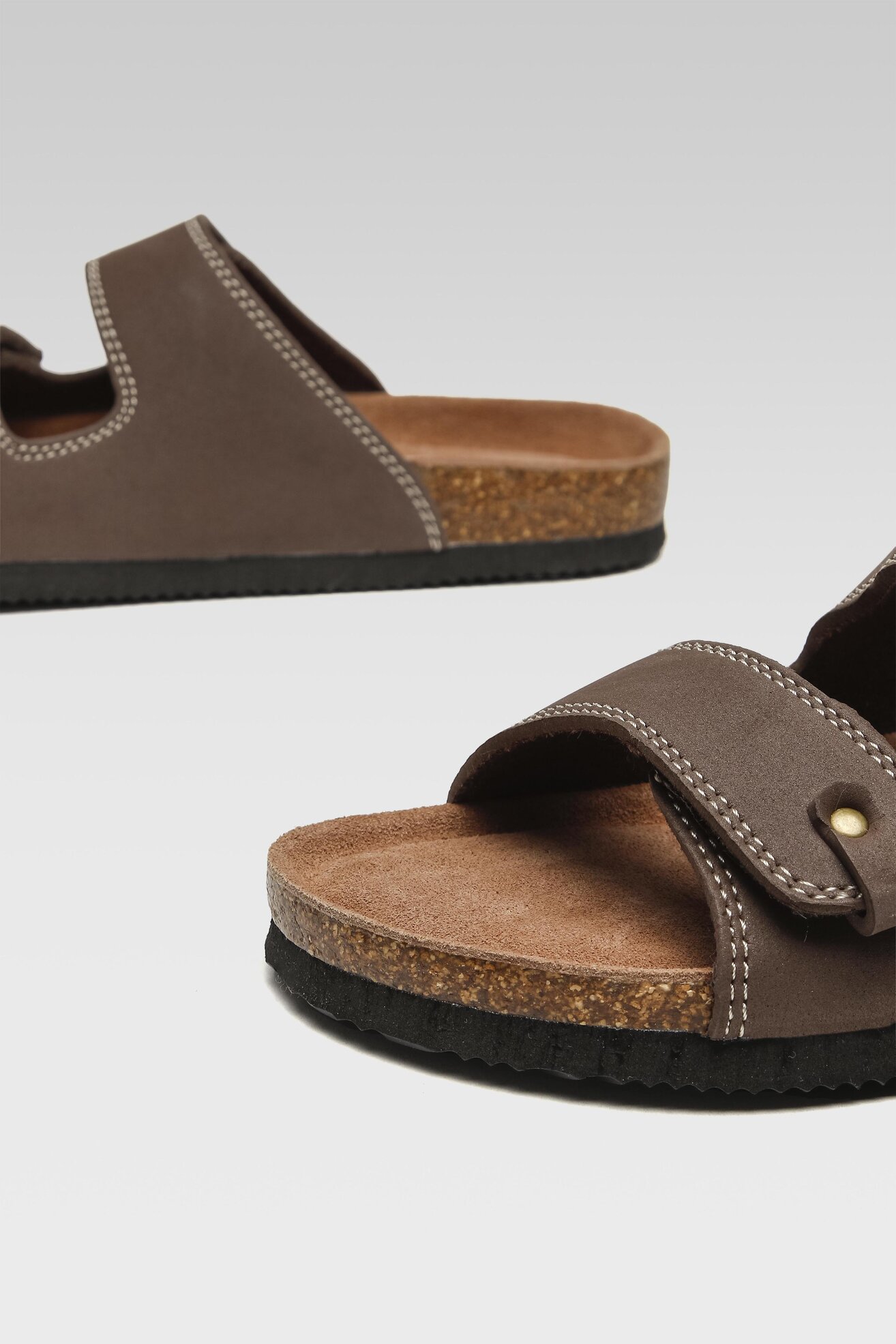 Klapki Go Soft AGK21772 Brązowy - CCC.eu