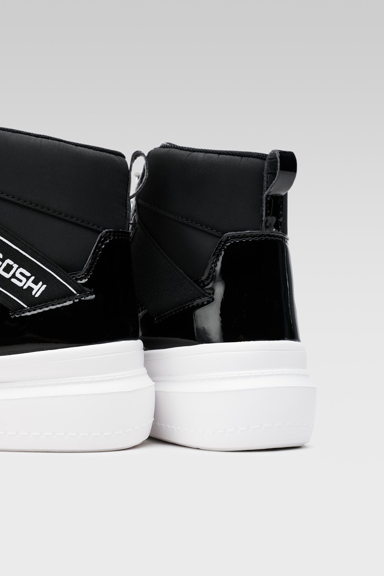 Спортни обувки Togoshi WP-FW22-T041 ЧЕРЕН - ccc.eu/bg