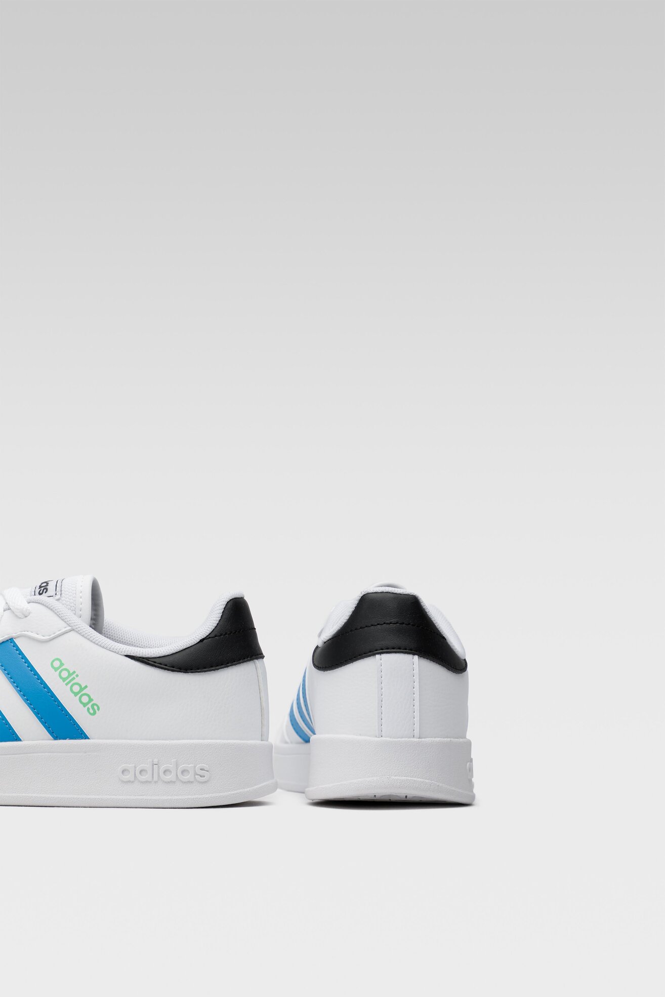 Obuwie sportowe adidas BREAKNET GX4183 Biały - CCC.eu