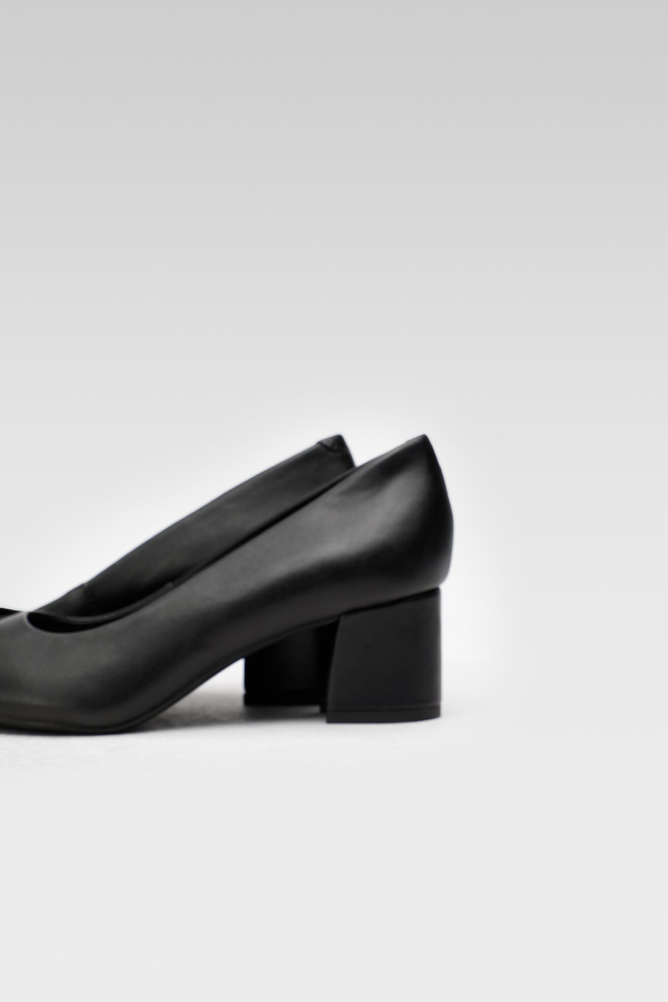 Pantofi cu toc Sarah Karen WYL3095-5Z NEGRU - CCC