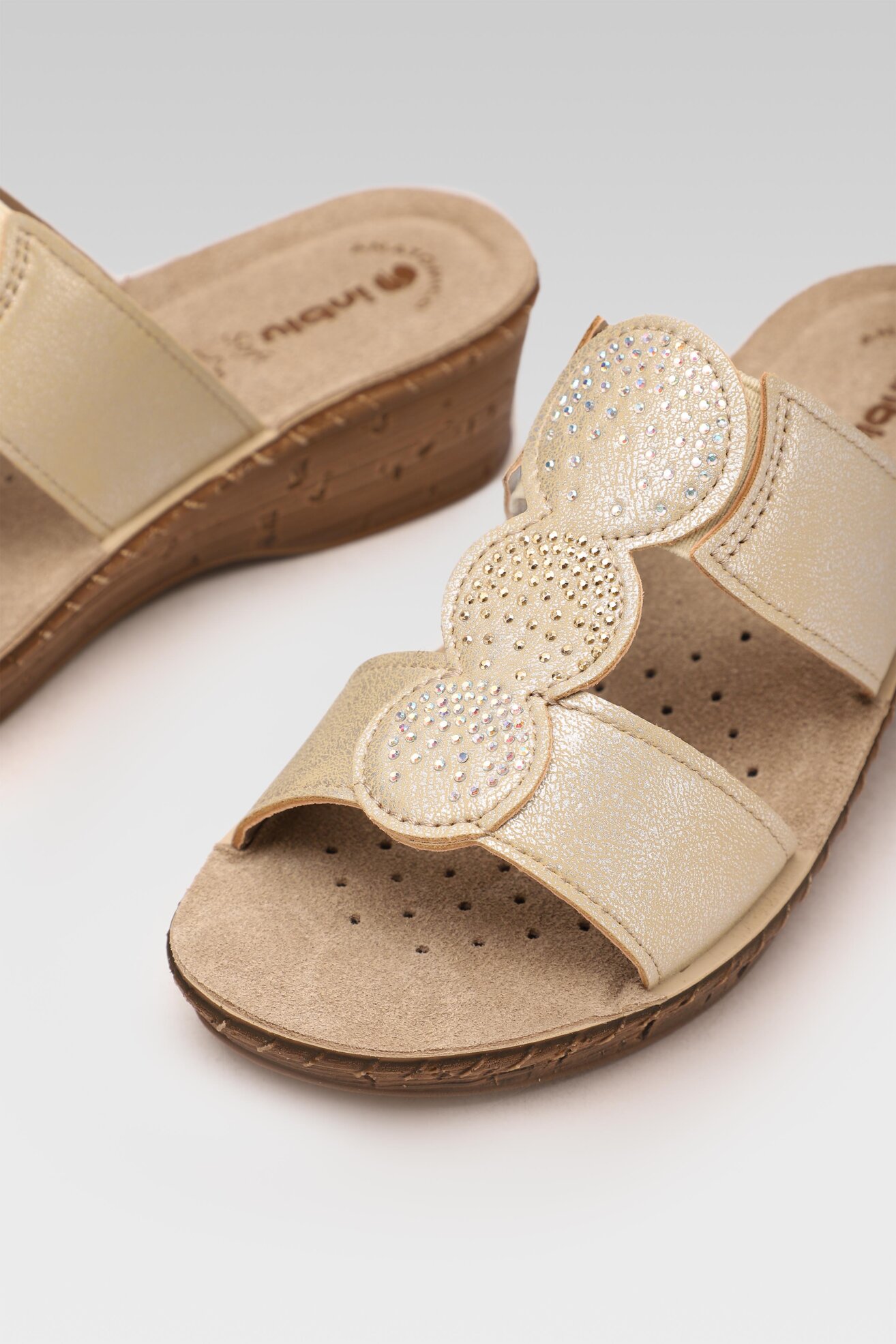 Klapki Inblu 26933B01 Złoty - CCC.eu